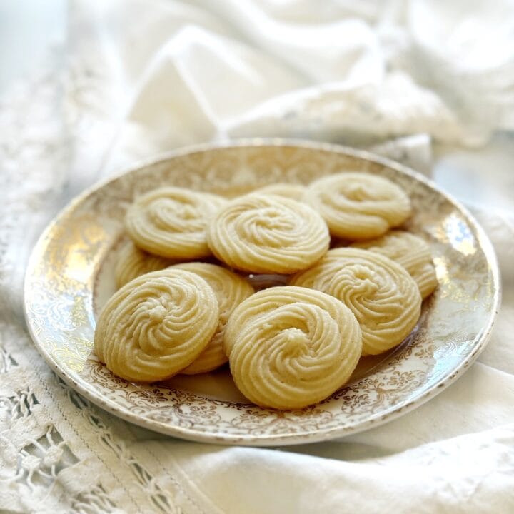 Whipped Italian Anise Shortbread Cookies - Keeping It Simple Italian